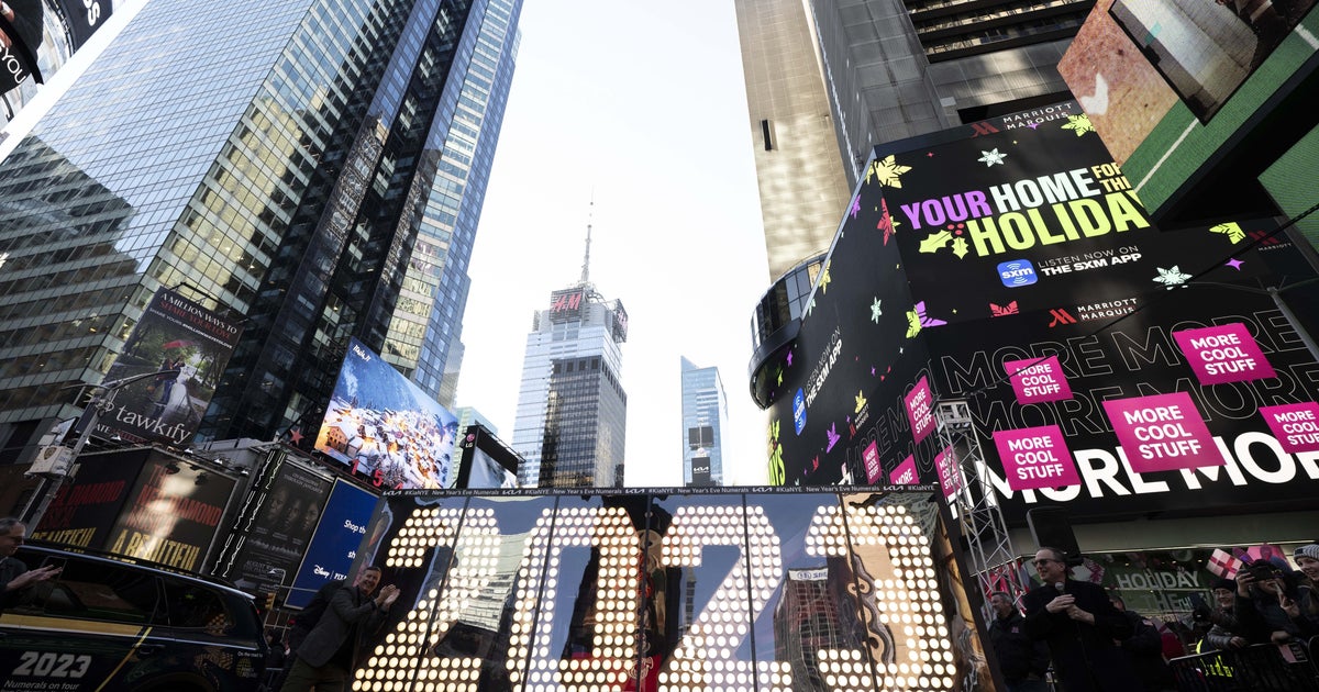 New Year's Eve numbers arrive for Times Square celebration - CBS New York