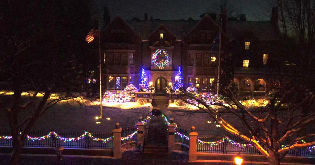 Minnesota's First Lady gives exclusive tour of the festive Governor's ...