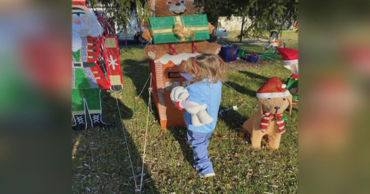 Montgomery County girl delivers holiday cheer with USPS truck - CBS ...