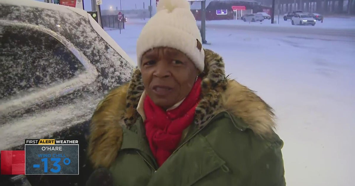 Northwest Indiana residents out as temps continue to fall - CBS Chicago