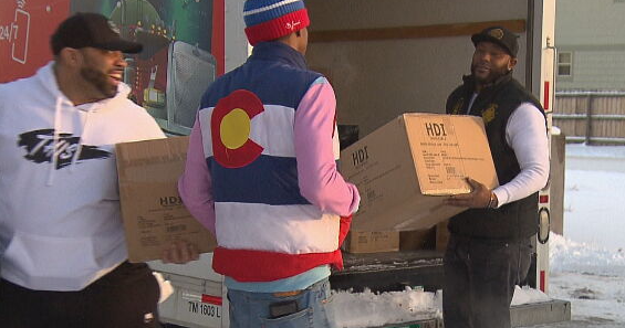 Community groups come together to support families at Christmas - CBS ...