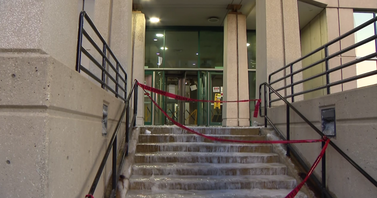 Water main break at Chicago Main Post Office - CBS Chicago