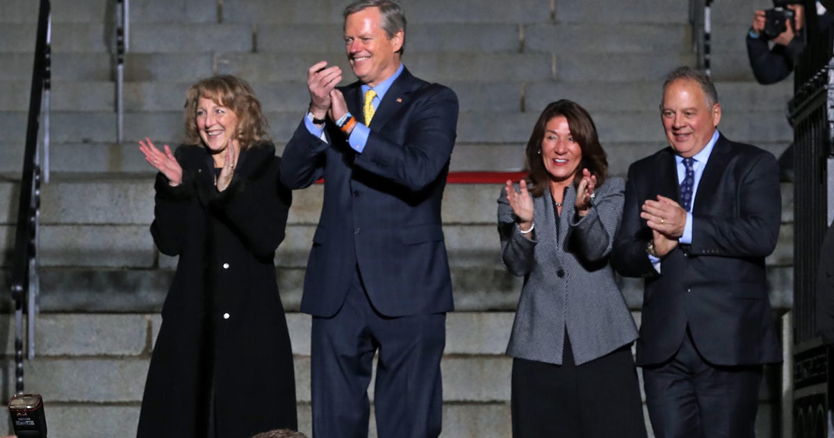 Gov. Charlie Baker hands over keys, takes 'Lone Walk' out of State ...
