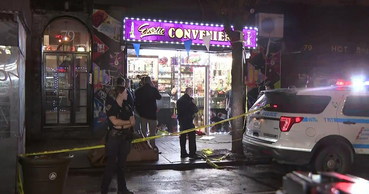 2 store employees shot in separate robberies in Manhattan, Brooklyn ...
