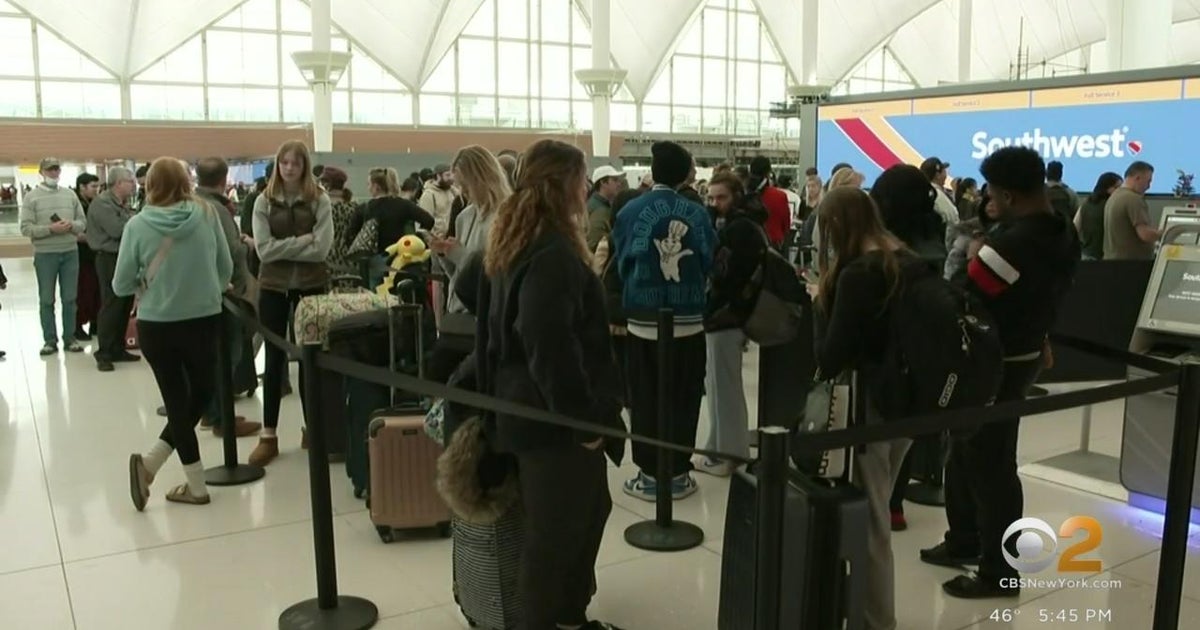 Southwest meltdown to cost airline at least $725 million - CBS New York