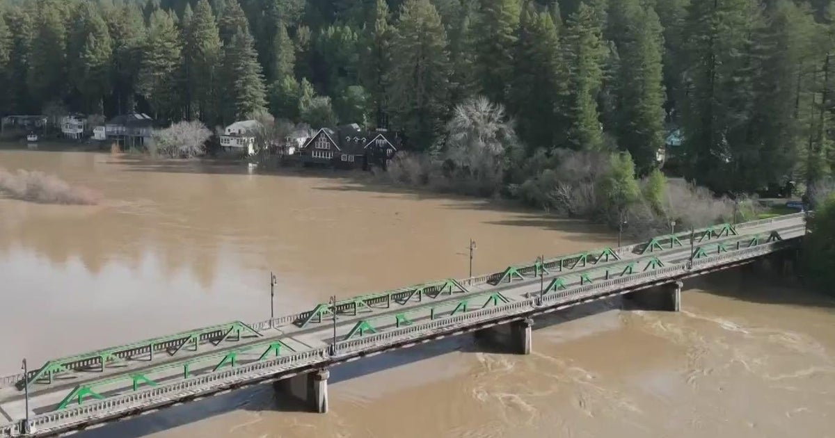 Residents along Russian River keep wary eye on rising levels - CBS San ...