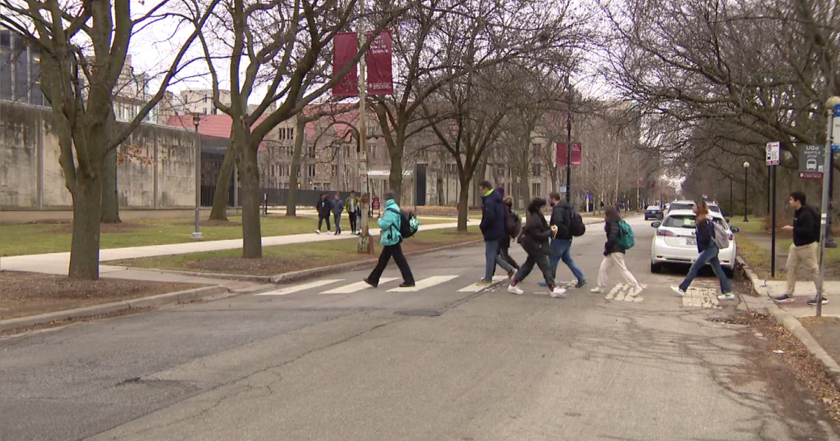 Arrests after robberies near University of Chicago - CBS Chicago