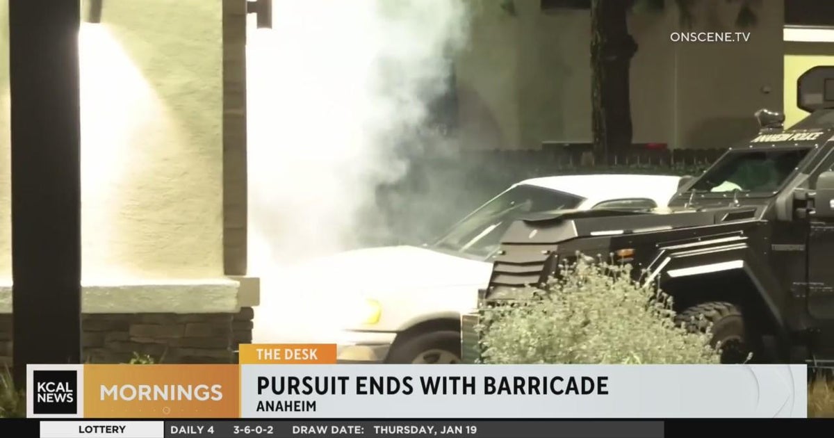 Anaheim Pursuit Ends With Swat Team Subduing Driver Cbs Los Angeles
