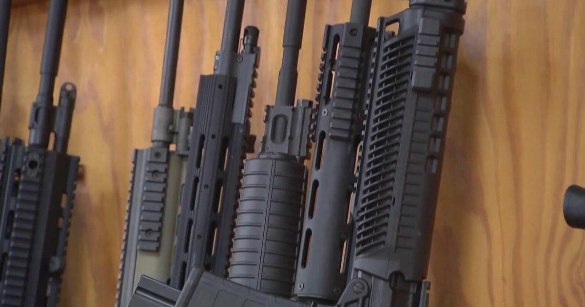 Lawmakers call on DuPage Sheriff to enforce assault weapon ban - CBS Chicago