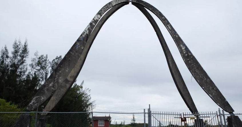 South Florida landmark The Tamiami Trail Arch demolished - CBS Miami