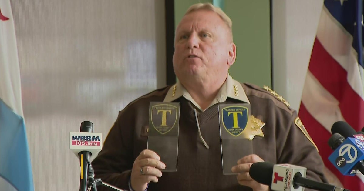 'Clubs' tracking stickers offered CPD, Cook Co Sheriff - CBS Chicago