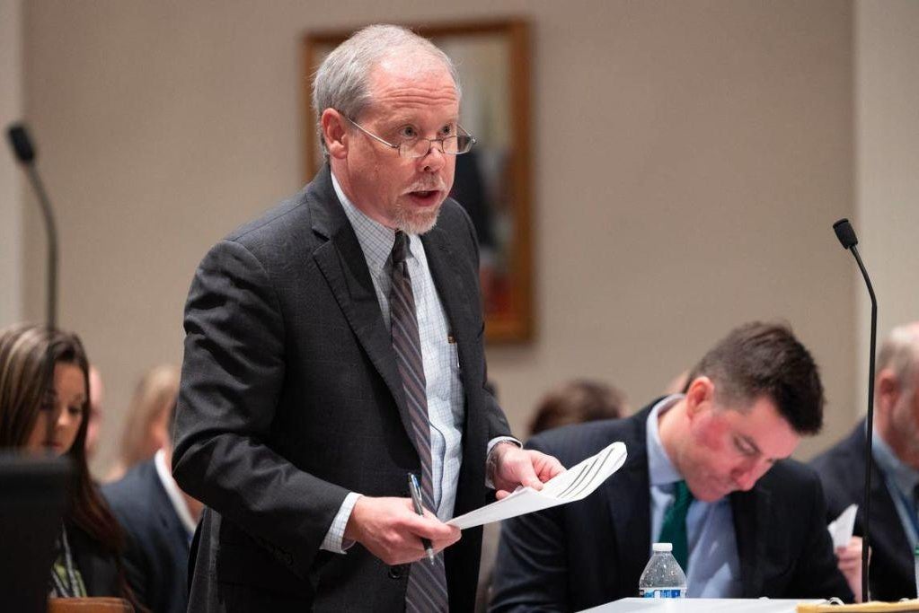 Prosecutor hints at cellphone, bullet evidence as Alex Murdaugh's ...