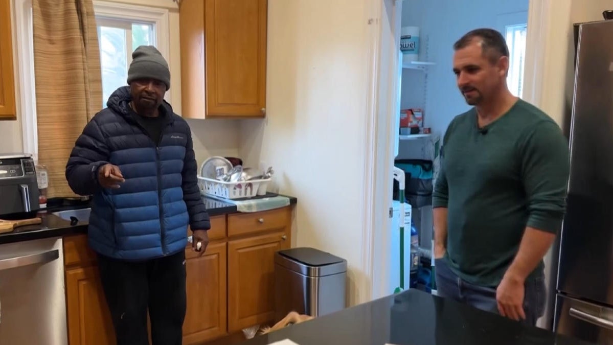 Rethinking reentry homes gives former inmates a new lease on life - CBS ...