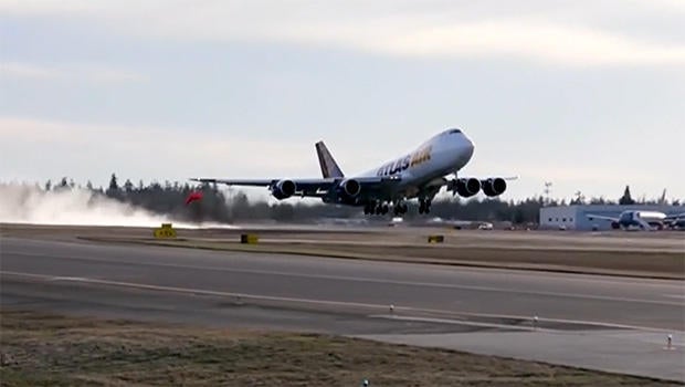 Boeing 747, the "Queen of the Skies," flying off into history - CBS News