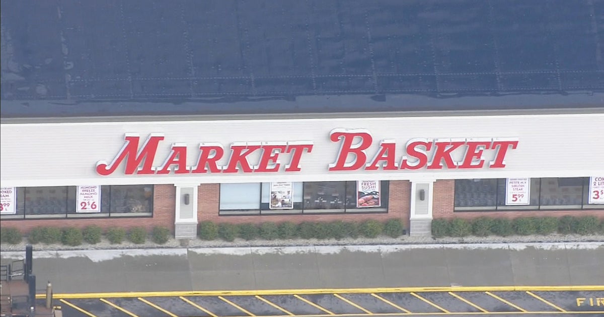 Person in Middleton Market Basket hit by box that fell through ceiling ...