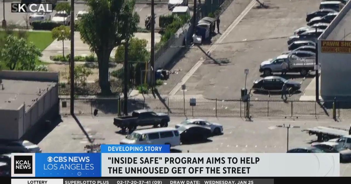 Inside Safe program clears homeless encampments at 2 LA intersections ...