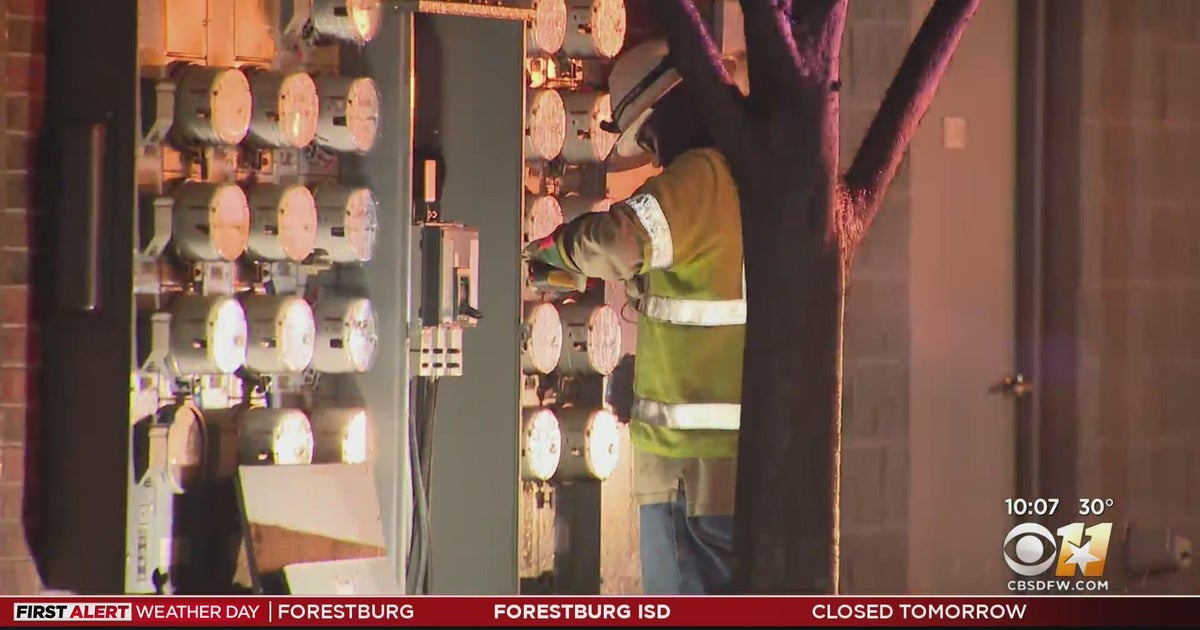 Oncor Says Power Crews Are In Storm Mode Cbs Texas