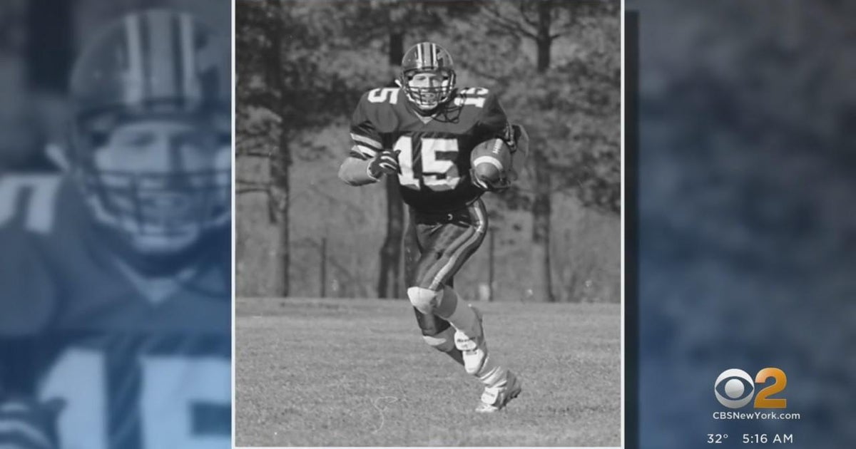 Flashback to Chris Wragge's football days at Mahwah High - CBS New York
