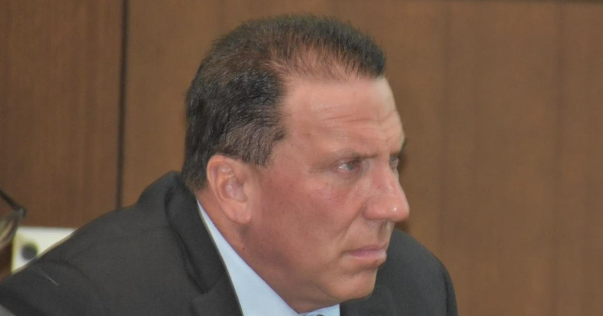 Serial scammer Rick Dugo found guilty of theft - CBS Chicago