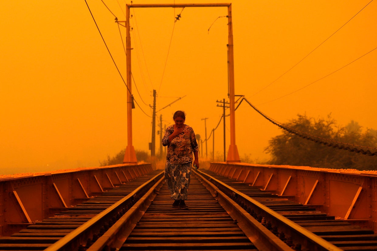 22 dead in Chile, as firefighters battle dozens of wildfires - CBS News