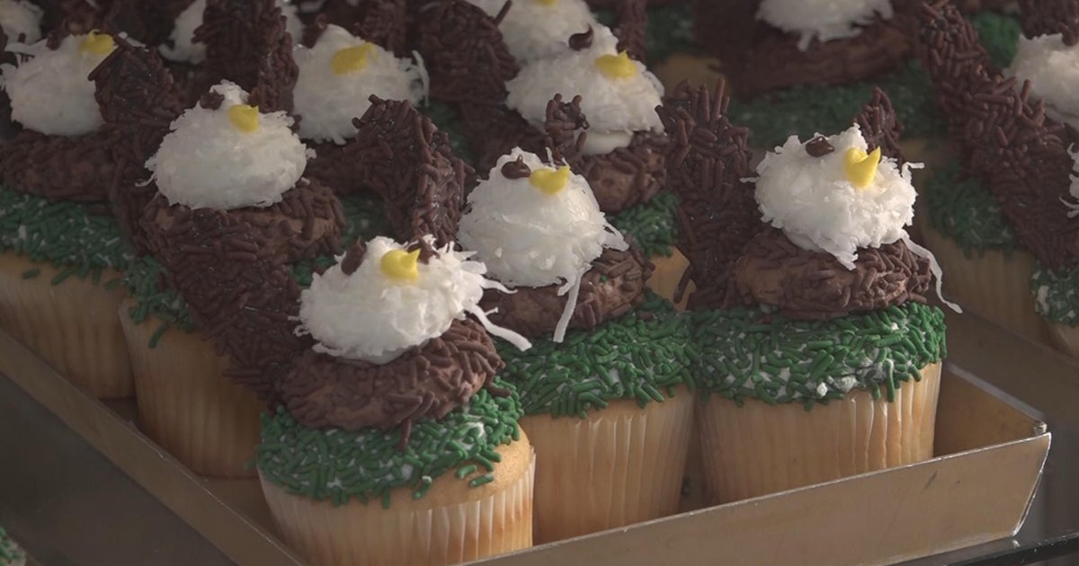Super Bowl LVII: Cherry Hill staple making Eagles-themed desserts - CBS ...
