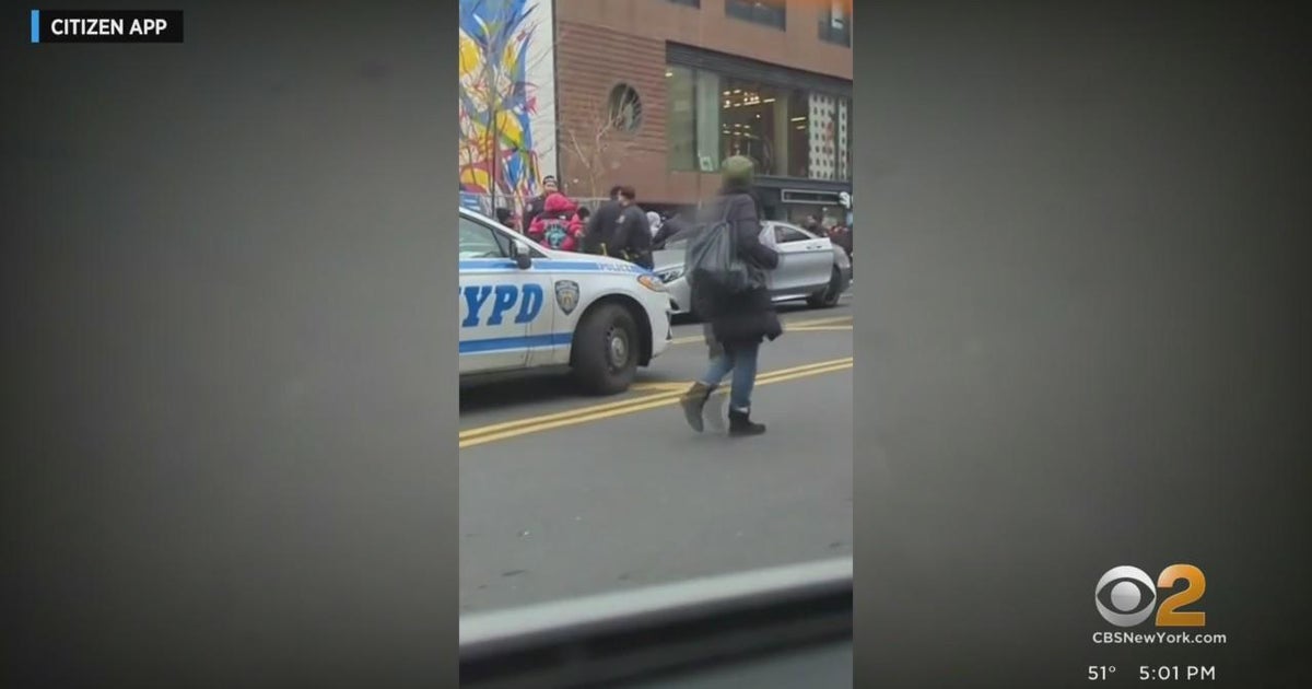 Man shot in chest on Lower East Side - CBS New York