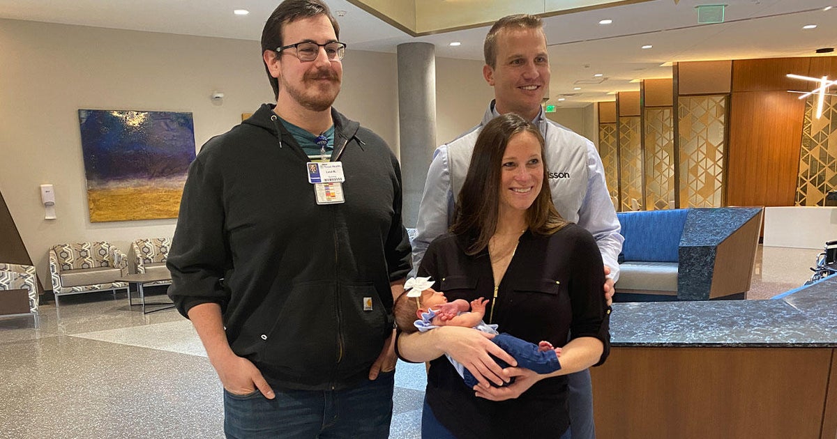 North Texas mom delivers her 4th baby in a hospital lobby – with the ...
