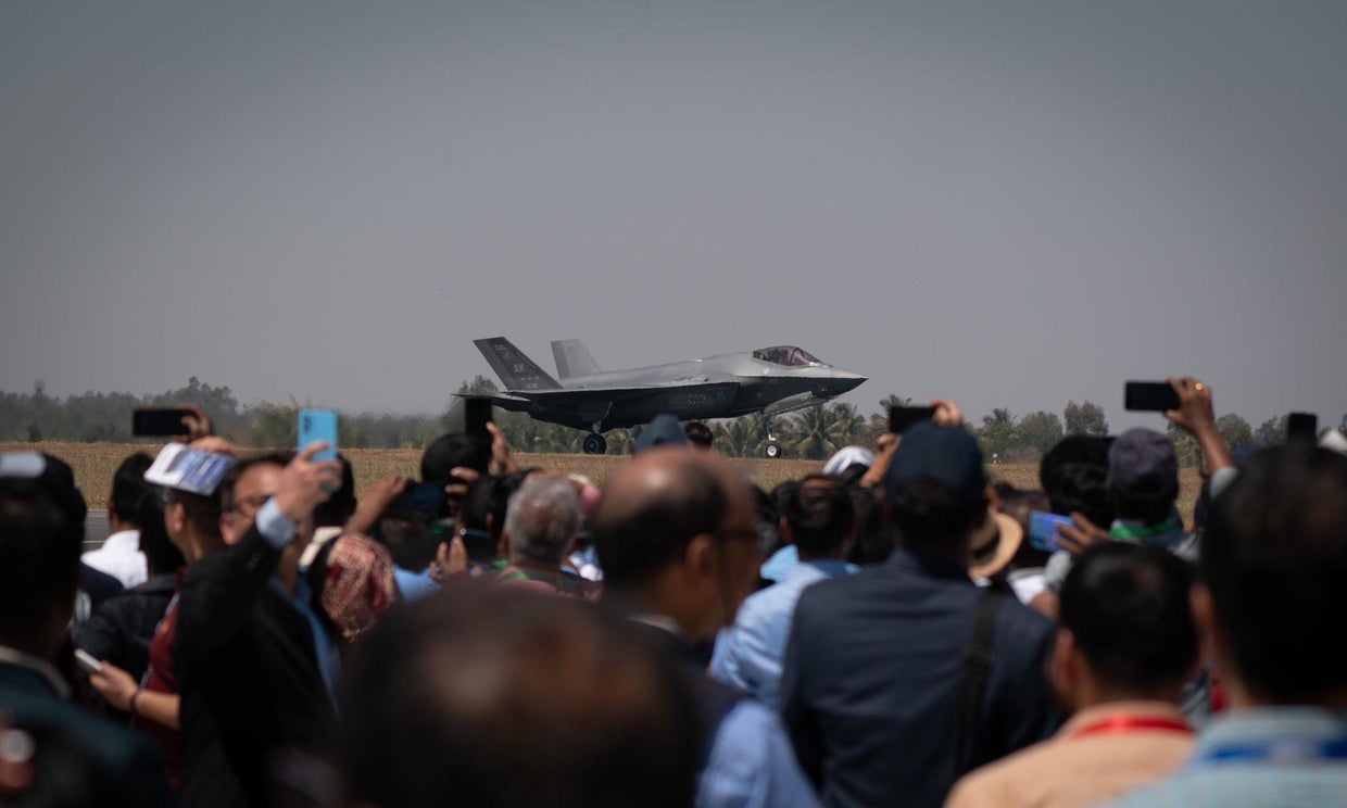 With fighter jets on display at air show, the U.S. makes a stealth ...