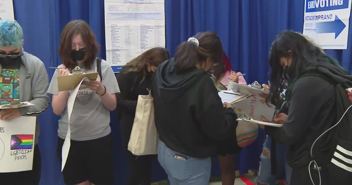 CPS high school students will parade to the polls - CBS Chicago