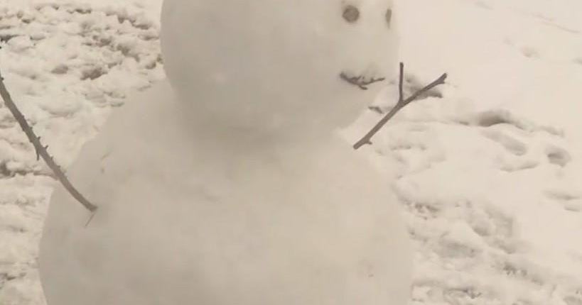 When it snows, make a snowman: A rarity in Yucaipa - CBS Los Angeles
