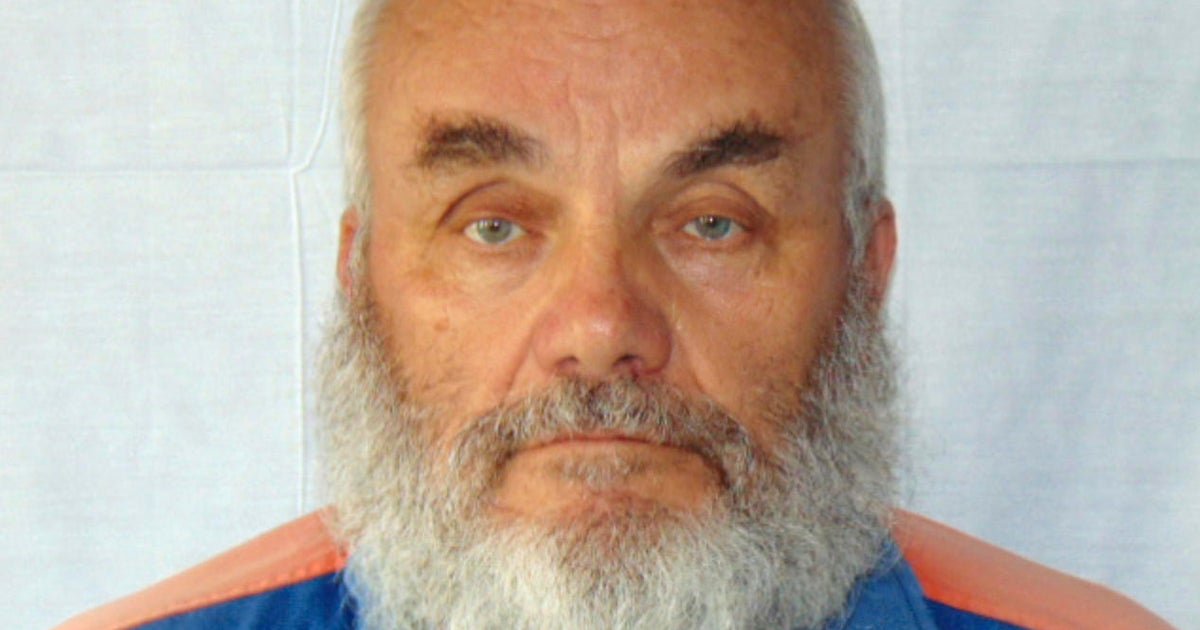 Judge releases man in 1990 slayings of 2 Michigan hunters - CBS Detroit