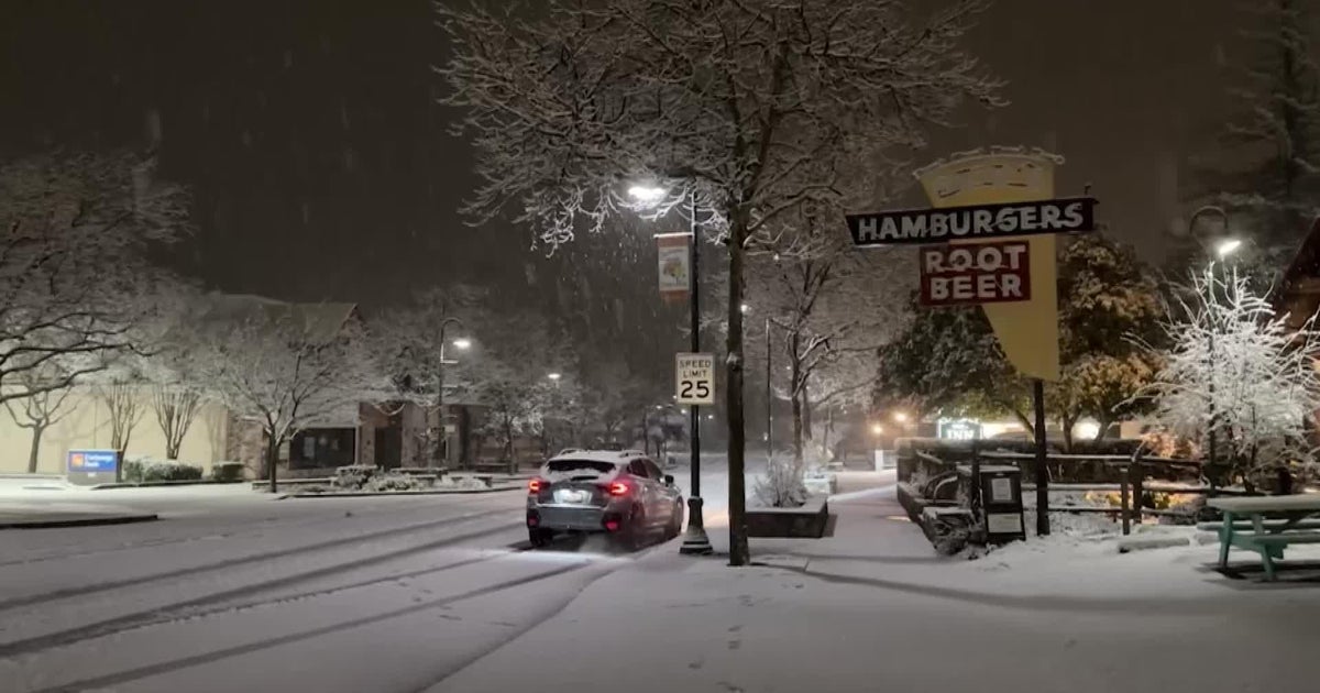 Raw: North Bay snow covers Cloverdale and other parts of Sonoma County ...