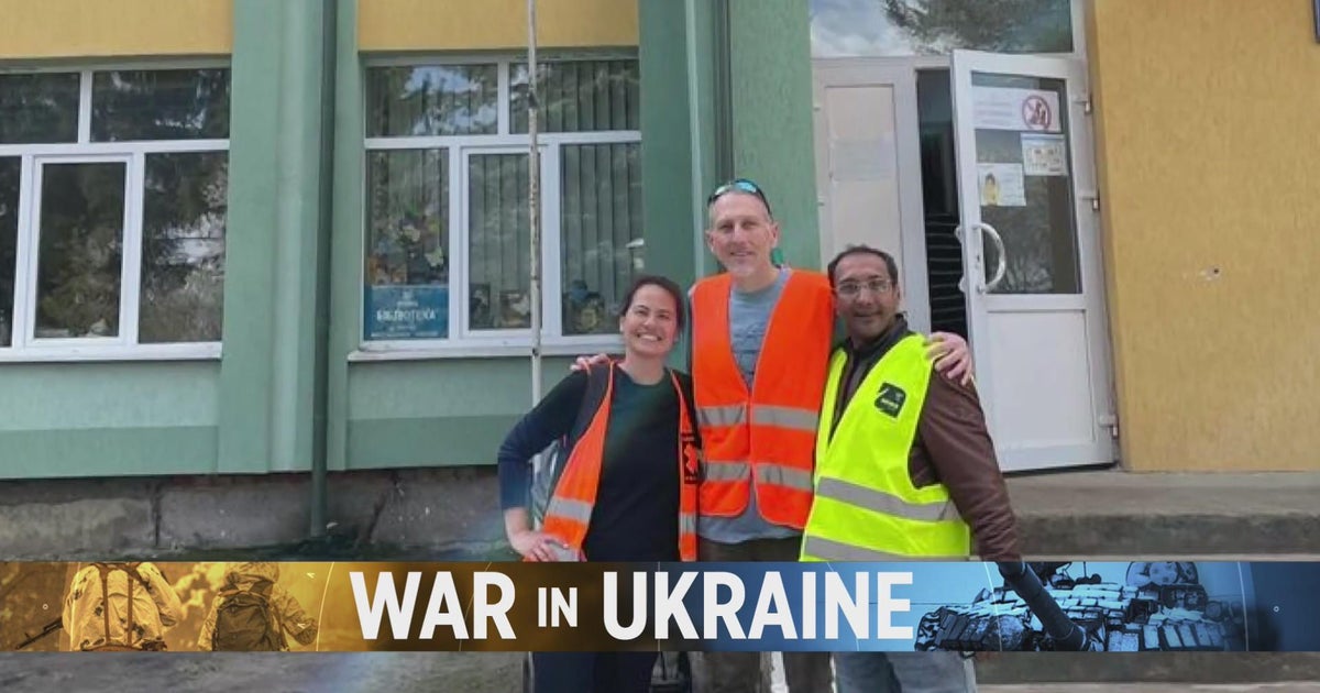 Chicago area rep, doctor reflect on year of war in Ukraine - CBS Chicago
