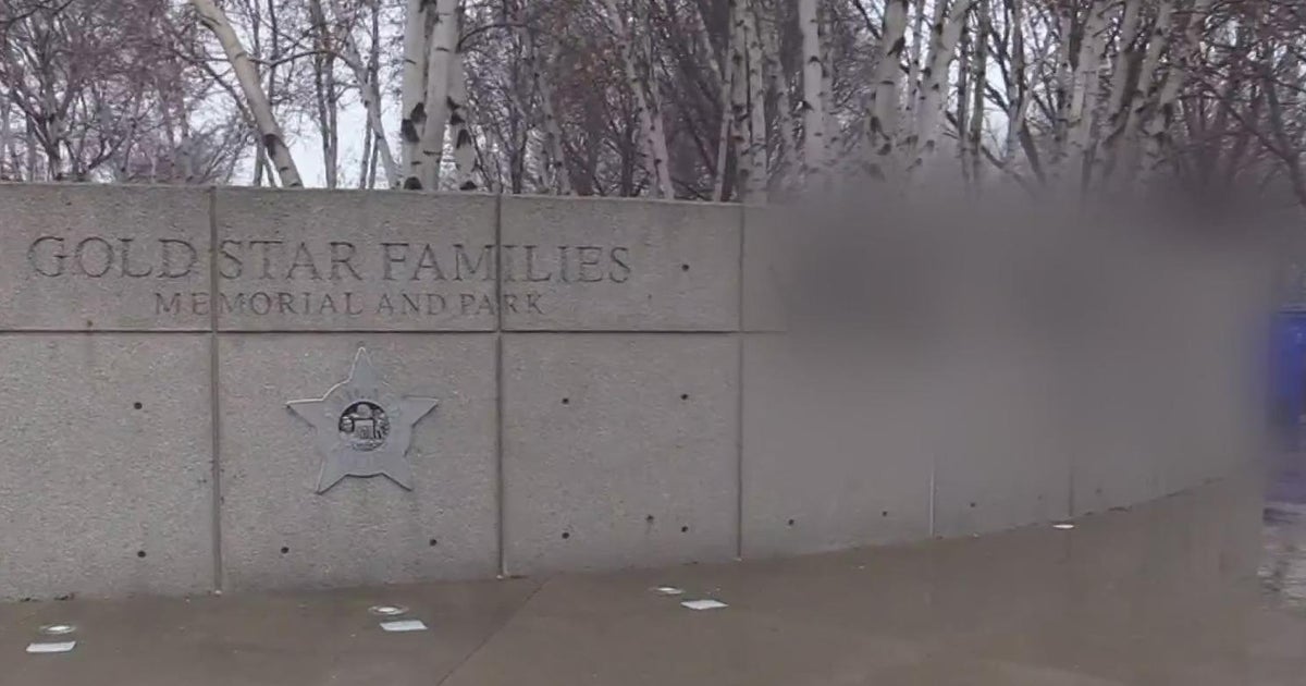 Gold Star memorial outside Chicago's Soldier Field defaced - CBS Chicago