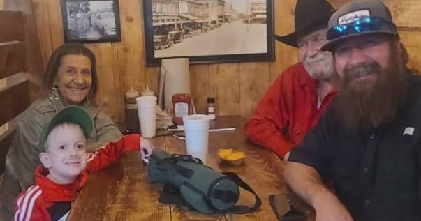 Frisco BBQ restaurant raises $33K for boy with rare blood cancer - CBS ...