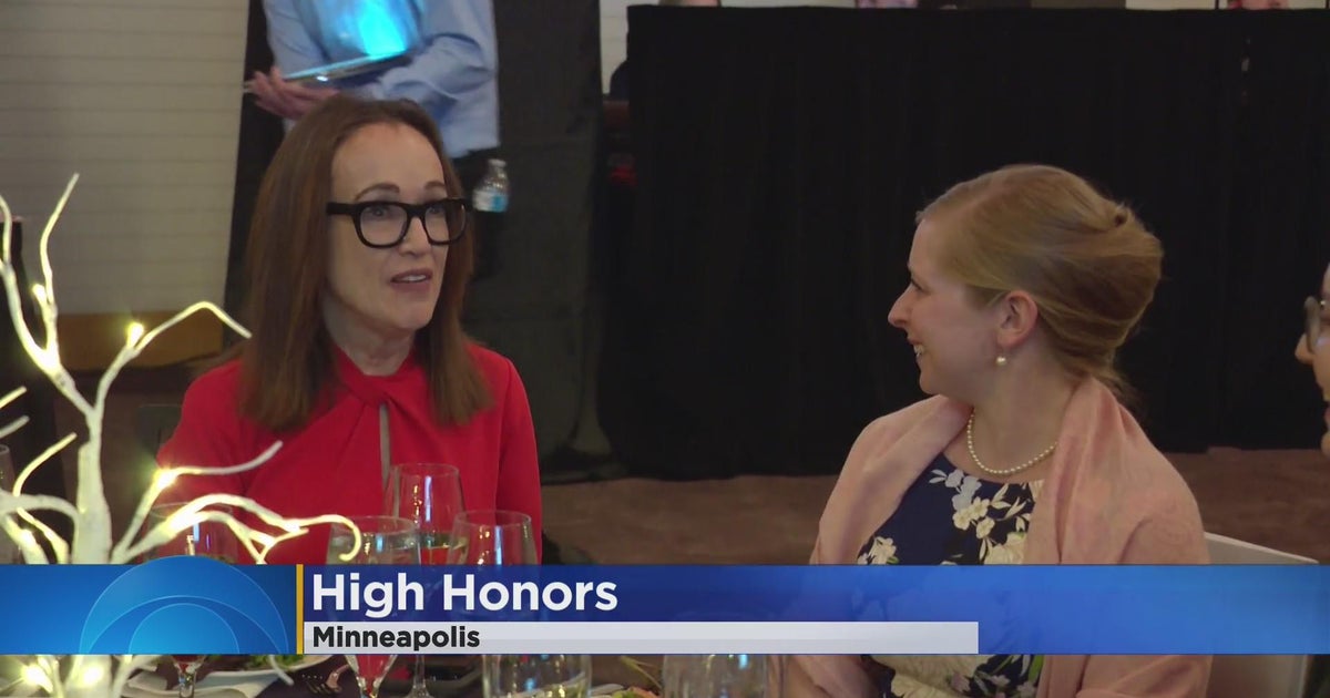 Esme Murphy, Amelia Santaniello honored at event - CBS Minnesota