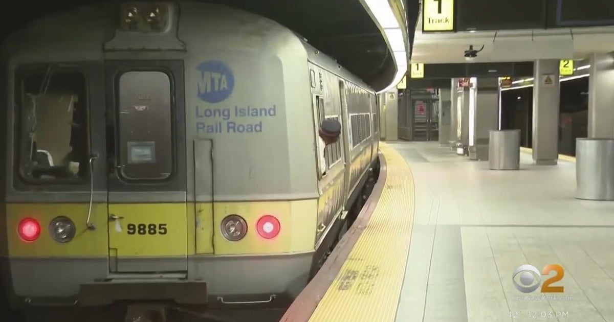 LIRR riders frustrated over first week of schedule changes - CBS New York