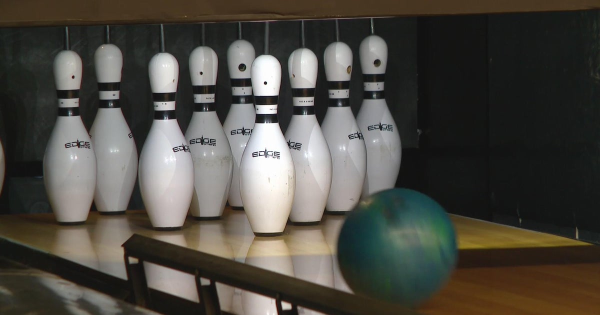 Minnesota taking the lead for adaptive bowling - CBS Minnesota