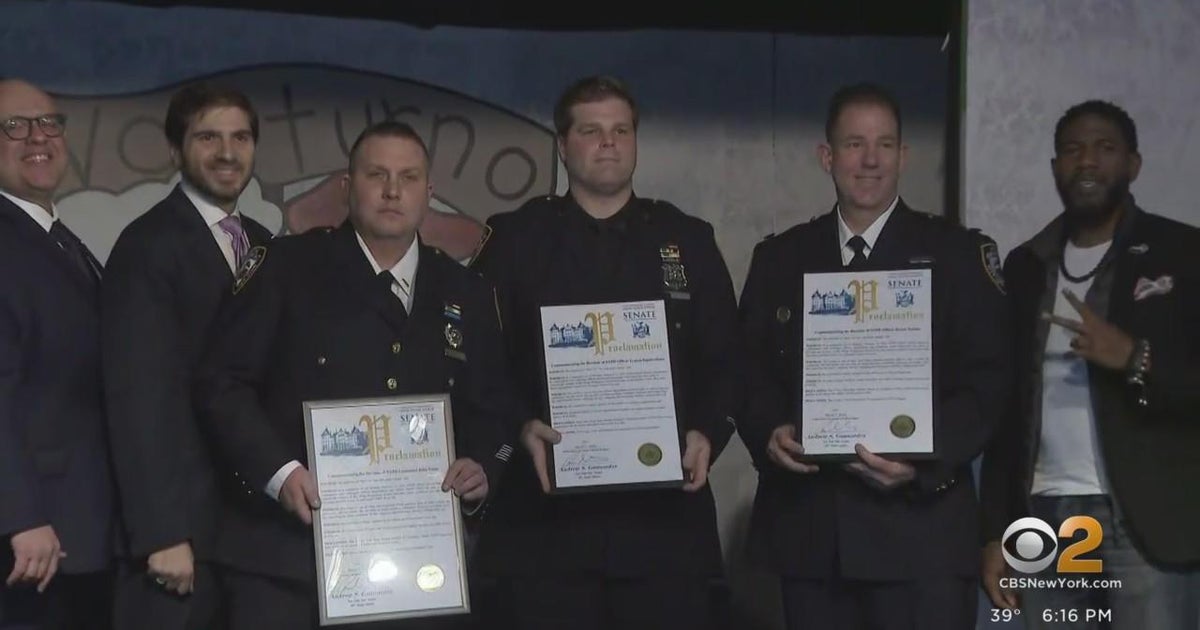 NYPD officers honored for helping kids during rampage in Brooklyn - CBS ...