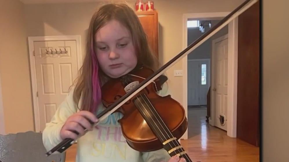 10-year-old Chester County girl's music goes viral on TikTok - CBS ...