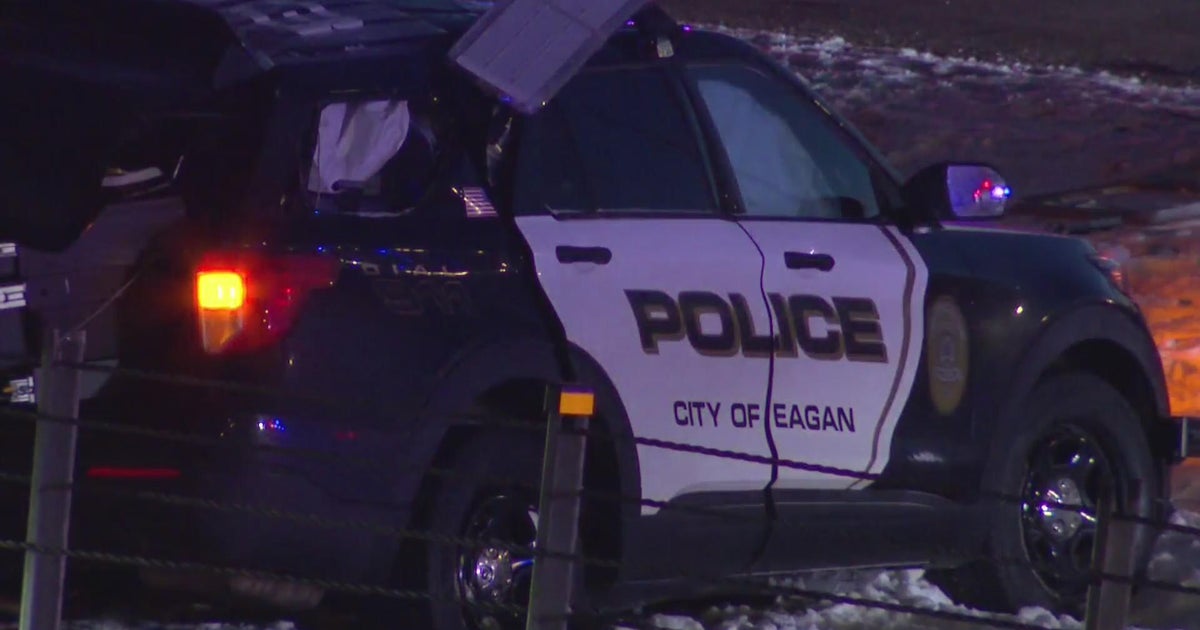Eagan police officer in critical condition following crash - CBS Minnesota