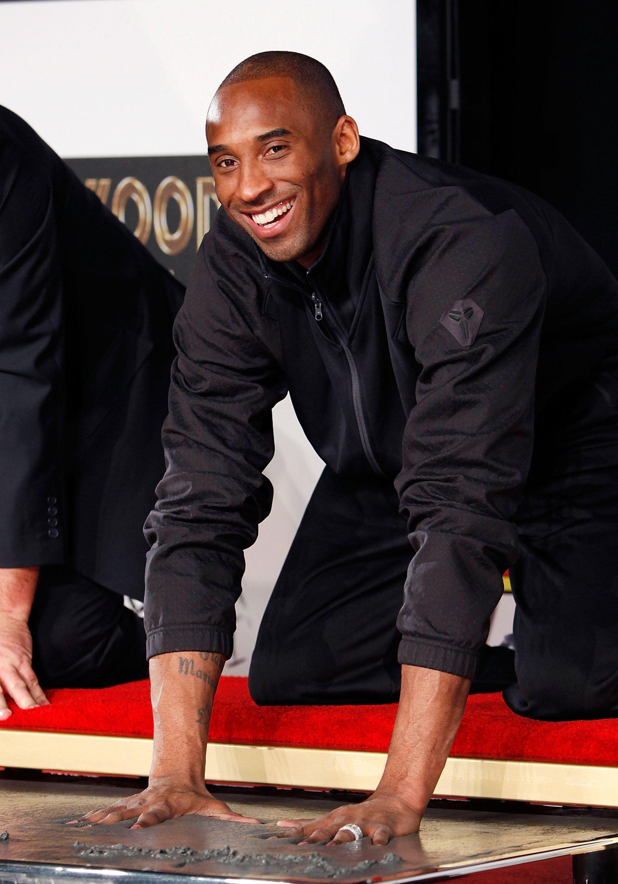 Kobe Bryant honored with permanent display outside TCL Chinese Theatre ...