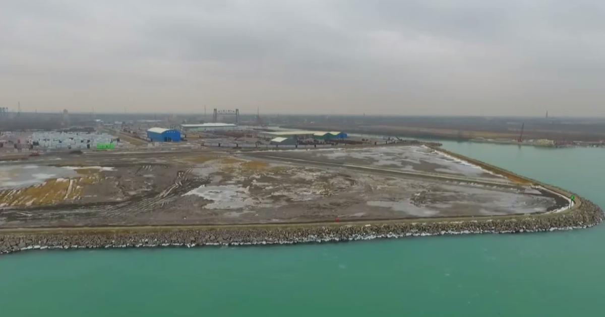 Organizations sue over plans to expand toxic sludge dumpsite - CBS Chicago