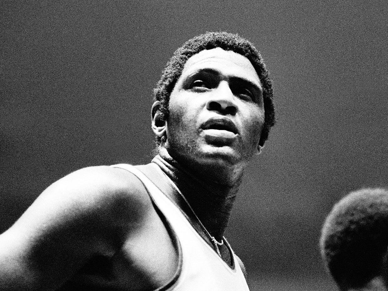 Willis Reed, legendary New York Knicks center and Hall of Famer, dies ...