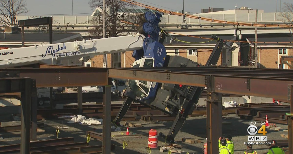 Crane collapses at Chelsea construction site, nearly hits home - CBS Boston