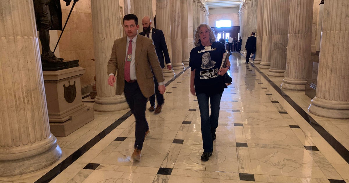Mother of Ashli Babbitt meets with House Speaker Kevin McCarthy - CBS News