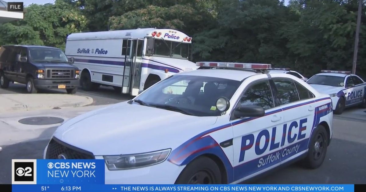 Suffolk County Police aims to have 30% female officers by 2030 - CBS ...