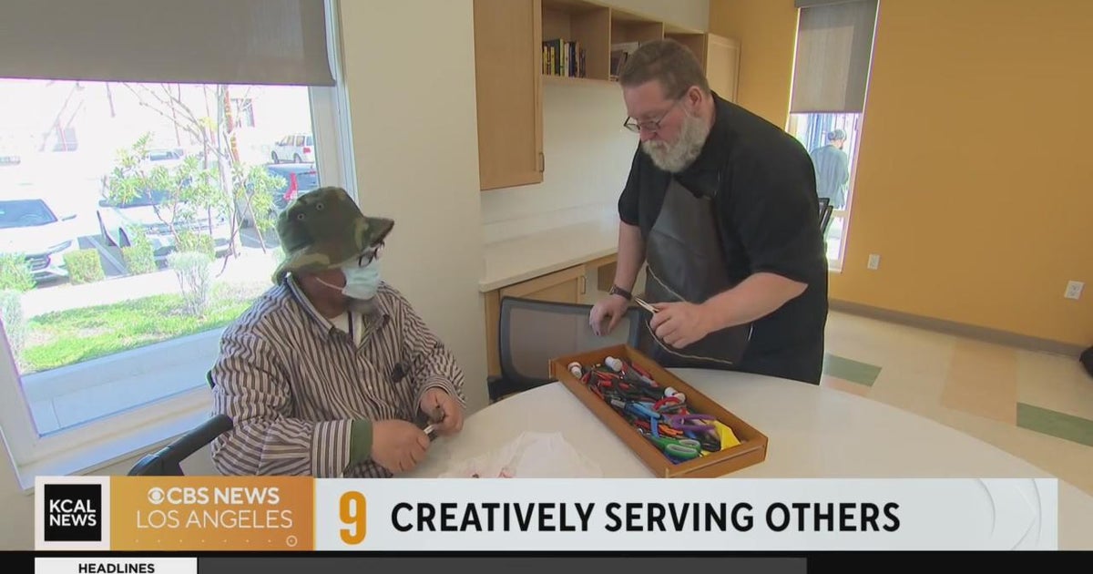 Army veteran Patrick Doran runs a weekly craft program for veterans ...
