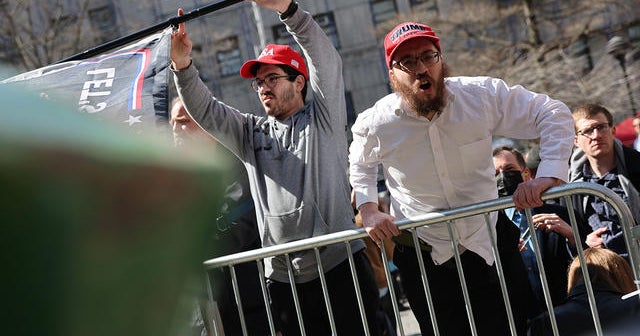 "Small, but loud" group of Trump supporters demonstrates in New York as ...