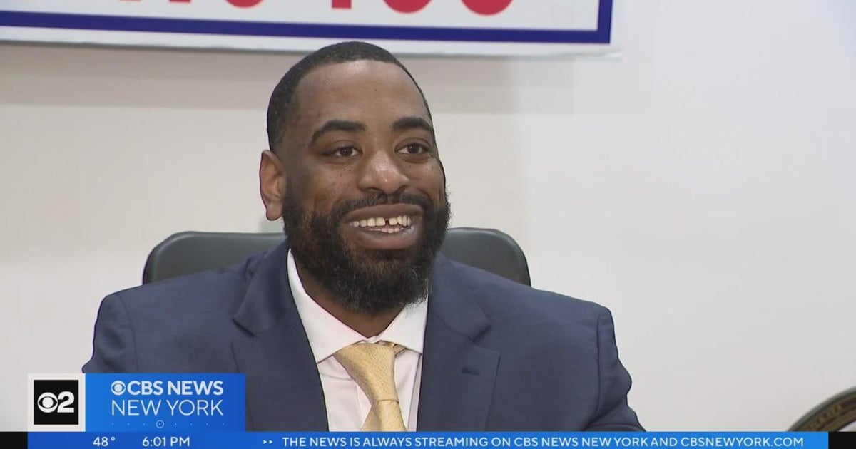 Staten Island man freed after judge vacates robbery conviction - CBS ...